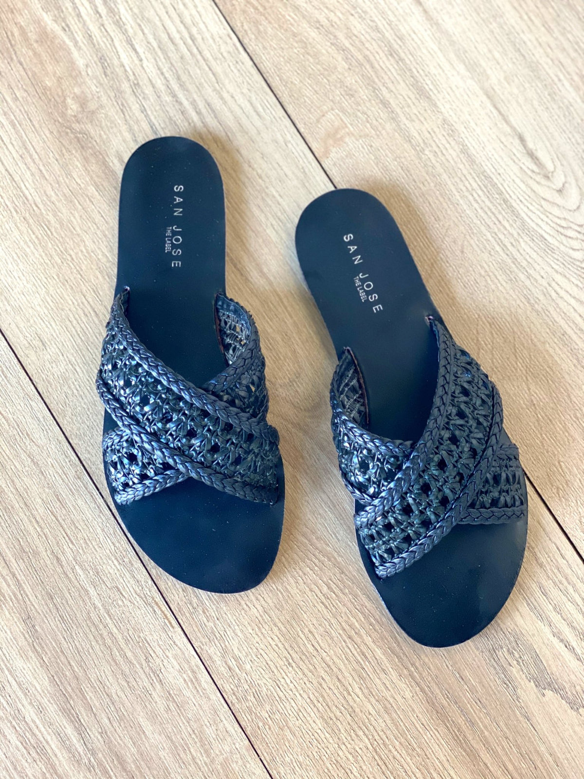 Antigua Woven Slides - Black (36) – STYLE STRUCK